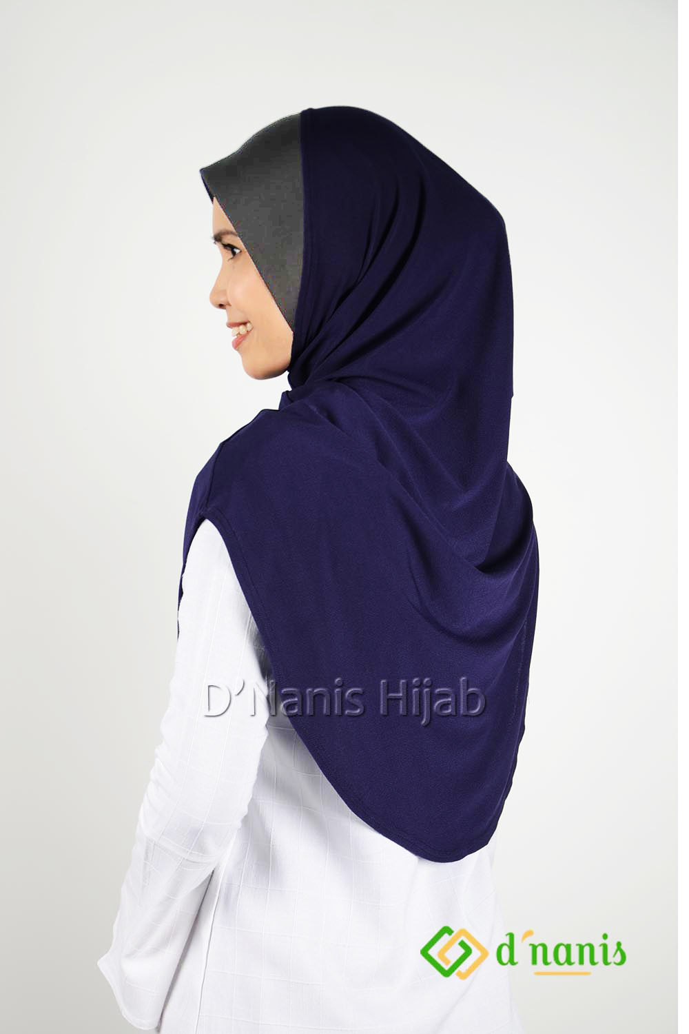 Twist Daisy in Blue Eve